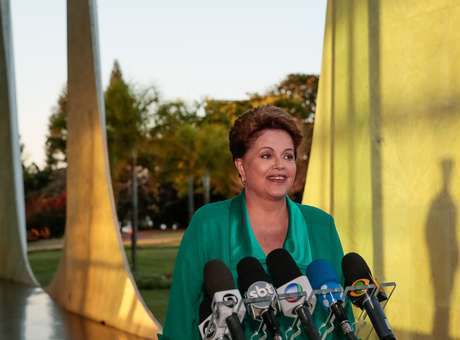 Dilma rebate Marina e diz que rival não tem experiência - MS Notícias