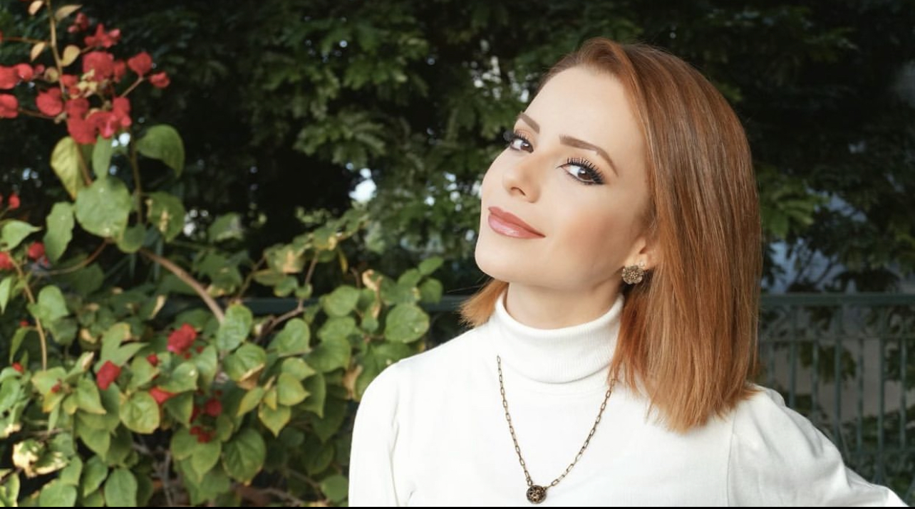 Sandy radicaliza no visual, mostra o que fez e fica irreconhecível ...