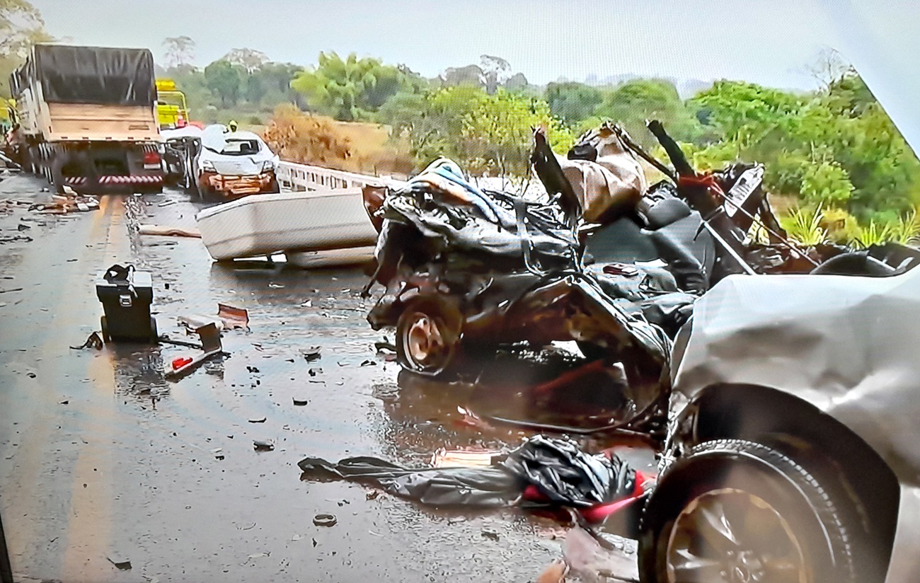 Conheça as identidades de 4 mortos, vítimas de carreta desgovernada na ...